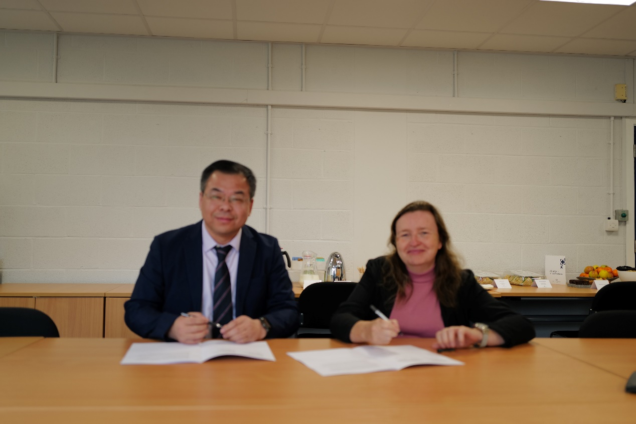 交流互鉴，矢志一流——材料学院一行前往英国高校交流